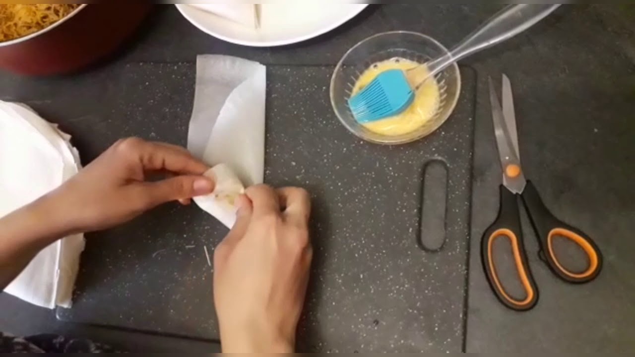 Pliage de brick forme samoussa facile/ brick en triangle - YouTube