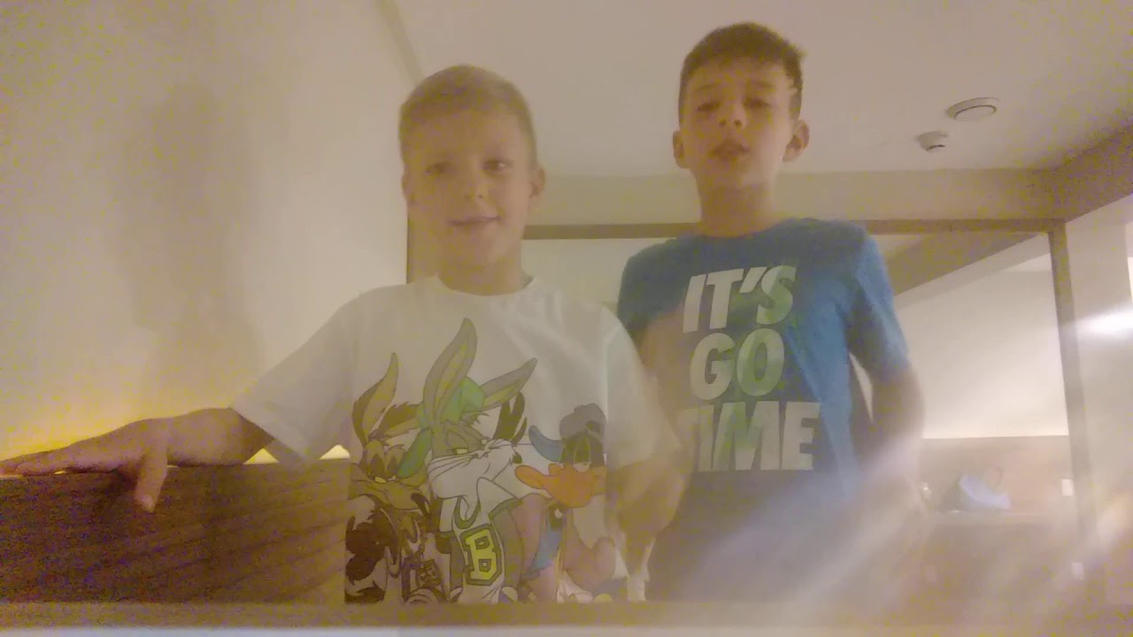 EU E MEU PRIMO DANÇANDO CANTANDO COM O MEU IRMÃO - YouTube