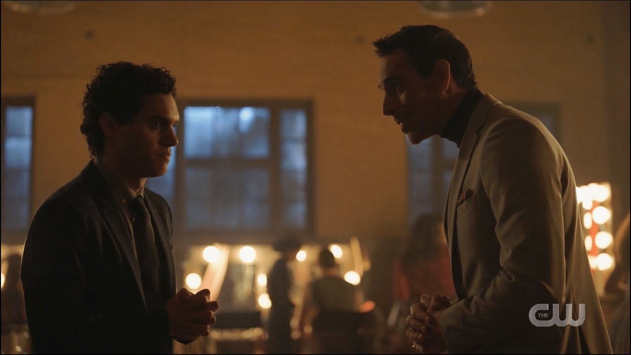 Legacies 3x03 Dr. Goodfellow wants to play Klaus - YouTube