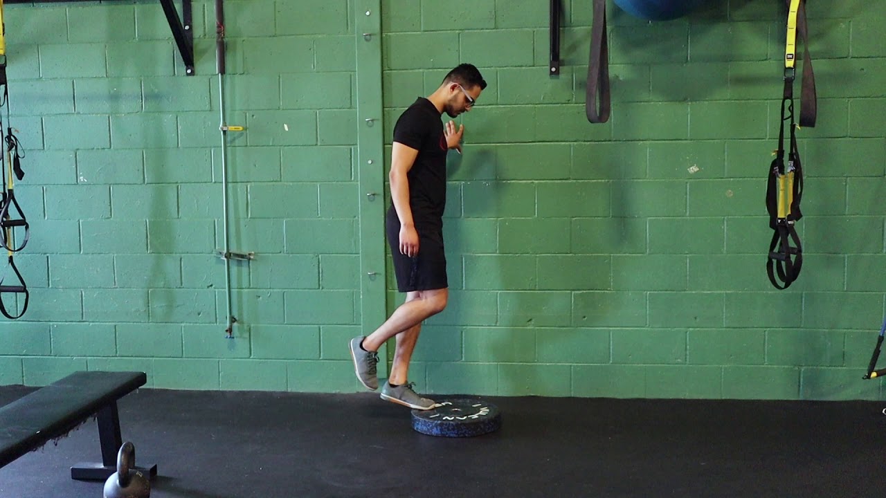 Standing Deficit 1-Leg Calf Raise - YouTube