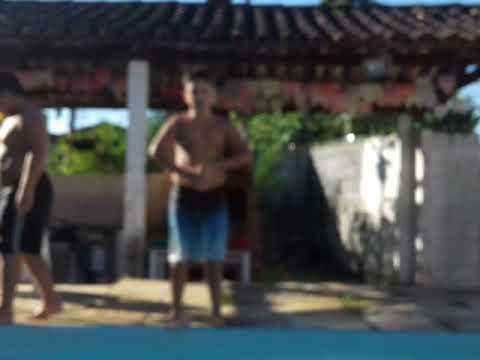 Primeiro vídeo na piscina