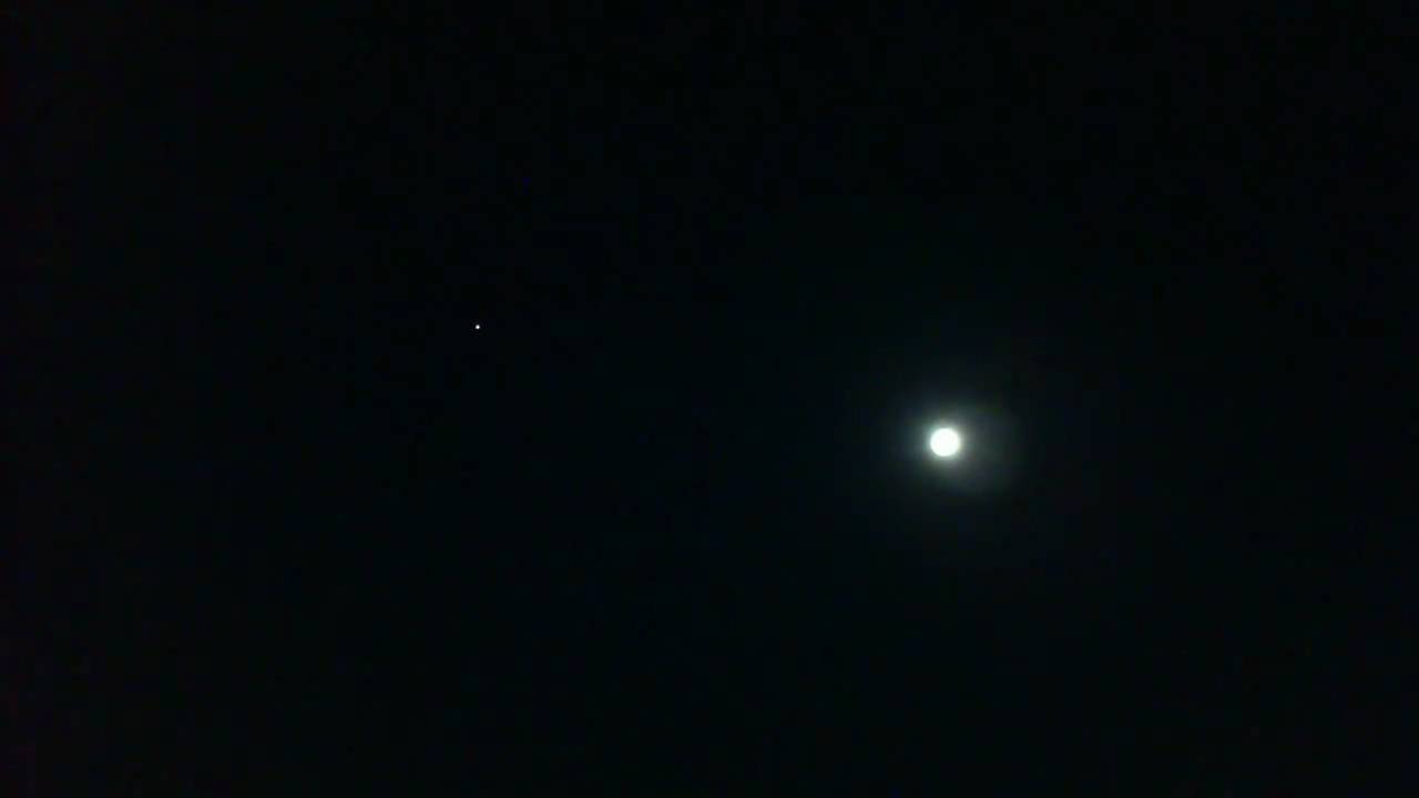 Jupiter In The Night Sky. 9-21-10 - YouTube