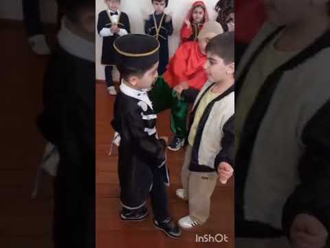 Ə.Cavad adına 2 nömrəli tam orta məktəbin 1 sinif şagirdləri Novruz bayramı 2 ci hissə