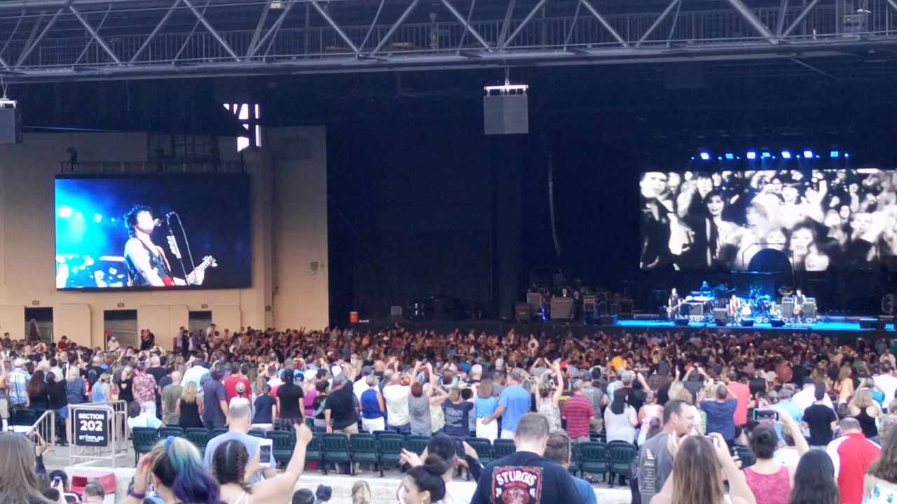 6/30/17 "I Love Rock 'n' Roll" by Joan Jett & The Blackhearts at ...