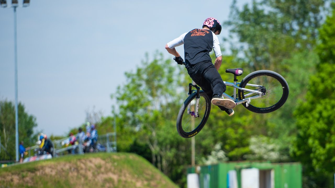Introducing Oli Milsom - YouTube