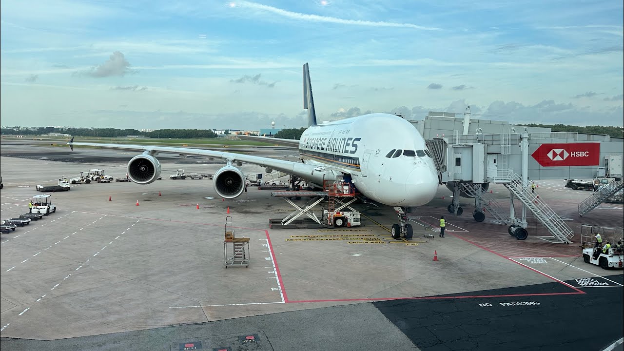 GO AROUND | [20 AUG 2024] Singapore Airlines SQ317 A380 arrival into ...