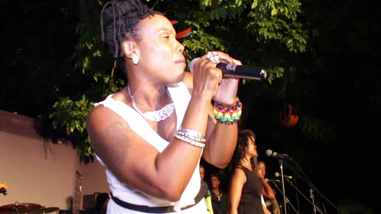 Ruffi- Ann performance at Redbones 2015 - YouTube