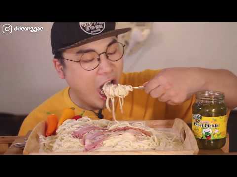 Âm thanh sống động của việc ăn sốt Carbonara với công nghệ ASMR