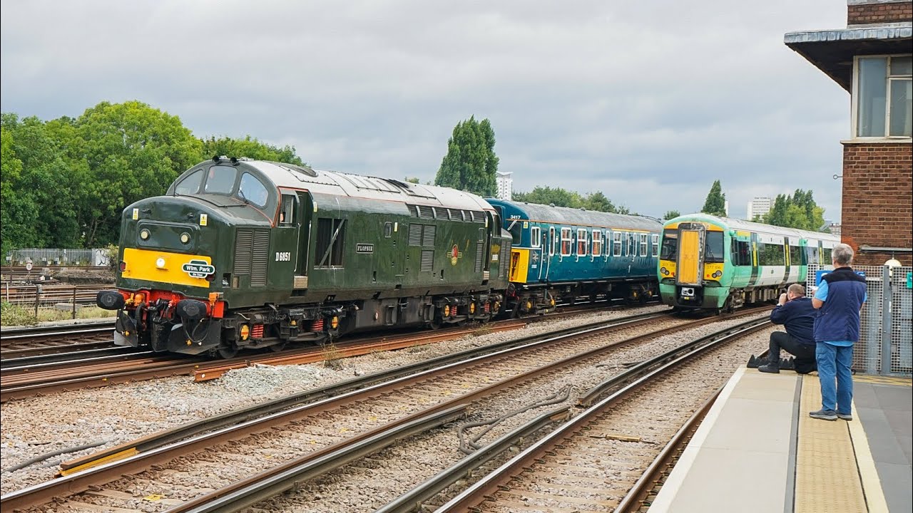 Gordon Pettitt 4vep drag from bluebell railway + freight at Clapham ...