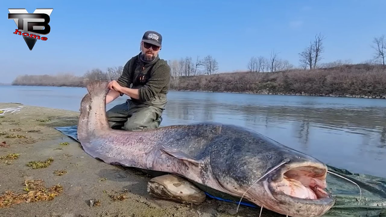 Fishing mishaps and funny moments with fishermen - YouTube