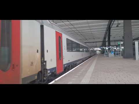Eurocity met i11 rijtuigen op de toeter te Rotterdam centraal - YouTube
