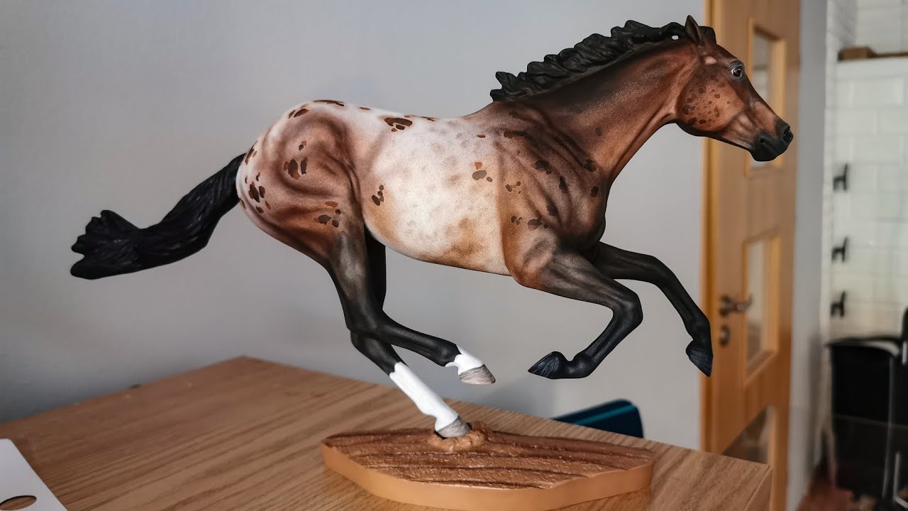 Breyer Traditional Secretariat custom - YouTube