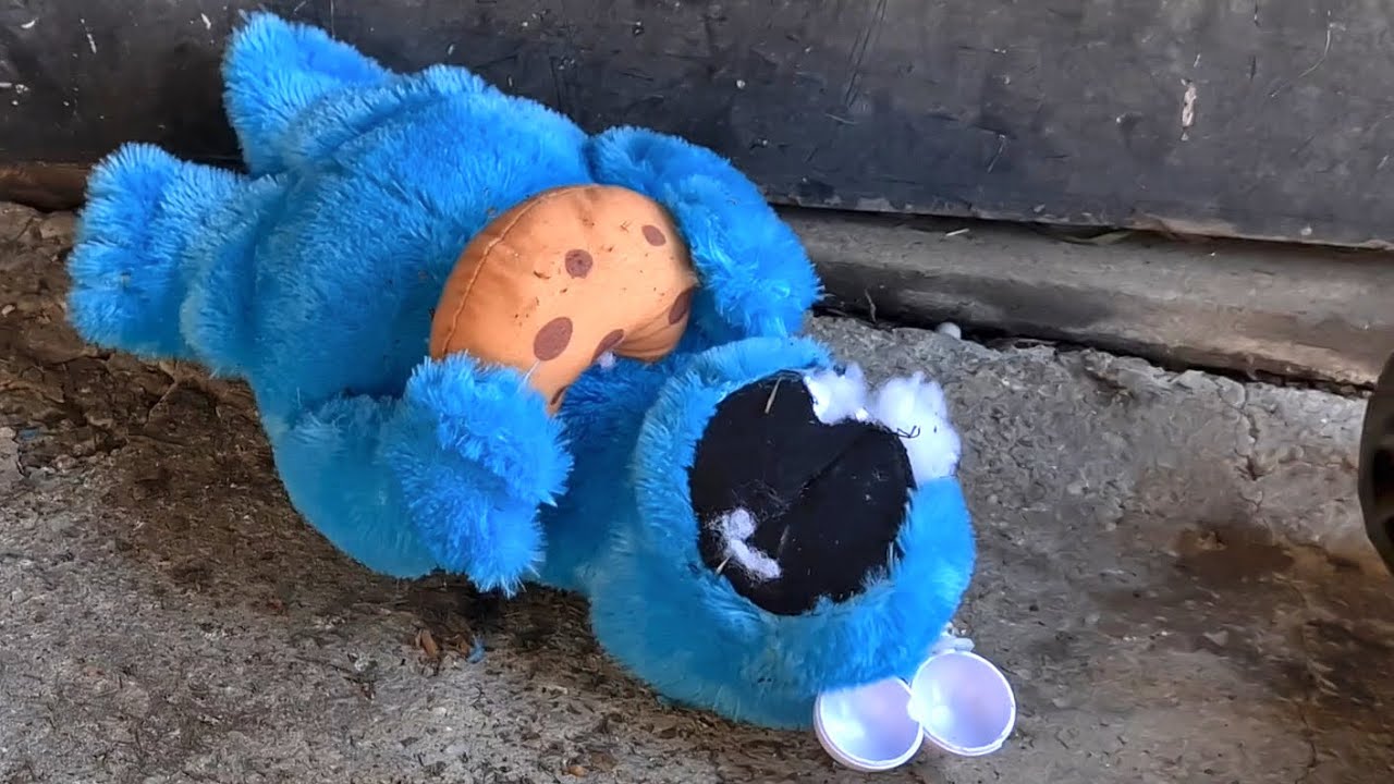 Mow Down Talking Cookie Monster - YouTube