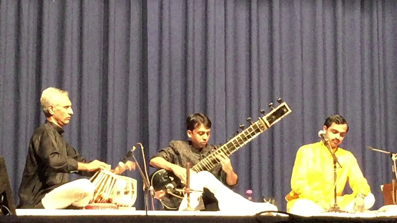 Hrishikesh Badve - त्रिधारा २०१५ - YouTube