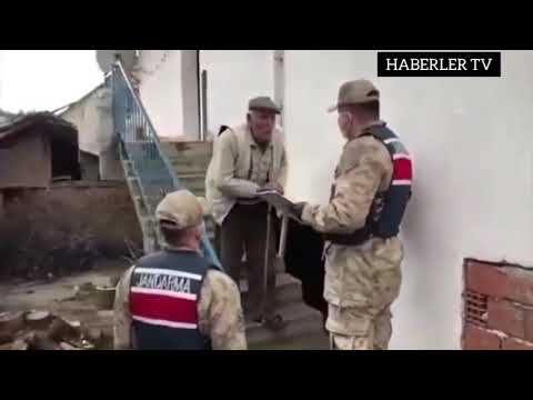 Abdullah Üngör, maaşını getiren Mehmetçiği askerdeki gibi tekmil vererek karşıladı.
