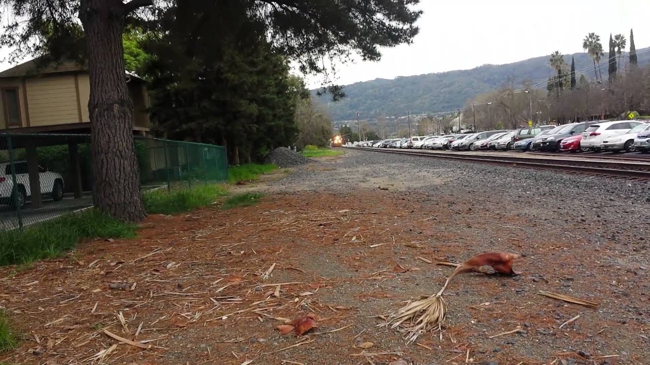 Up 5262 shuttle going through Pleasanton - YouTube