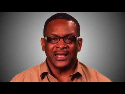 Rudy Ruettiger: "THE REAL RUDY ND Football" - YouTube