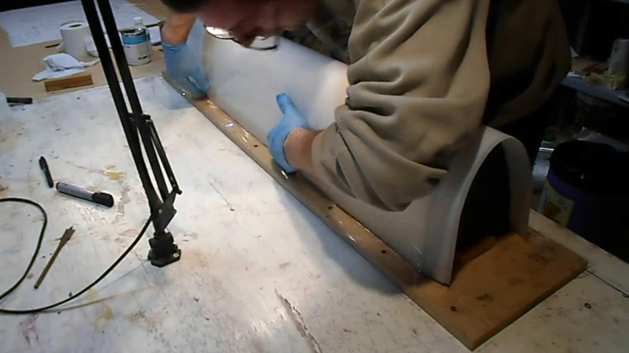 Laminado del primer segmento de borde de ataque para el Airbike - YouTube