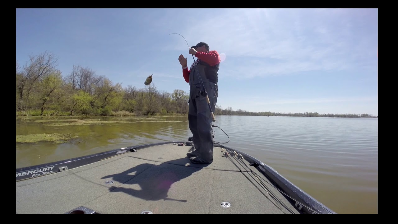 AR River @ Little Rock Flipping V&M Baits J-Bug Apr 2019 - YouTube