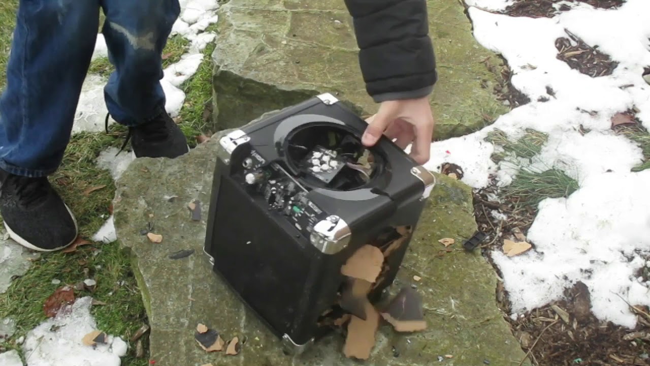 How to destroy a speaker - YouTube