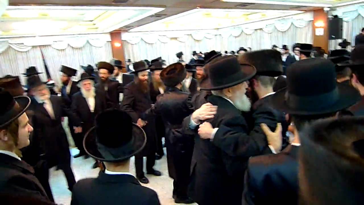 Slonnim Chassidim dance at a Wedding in Jerusalem, Dec 09 - YouTube