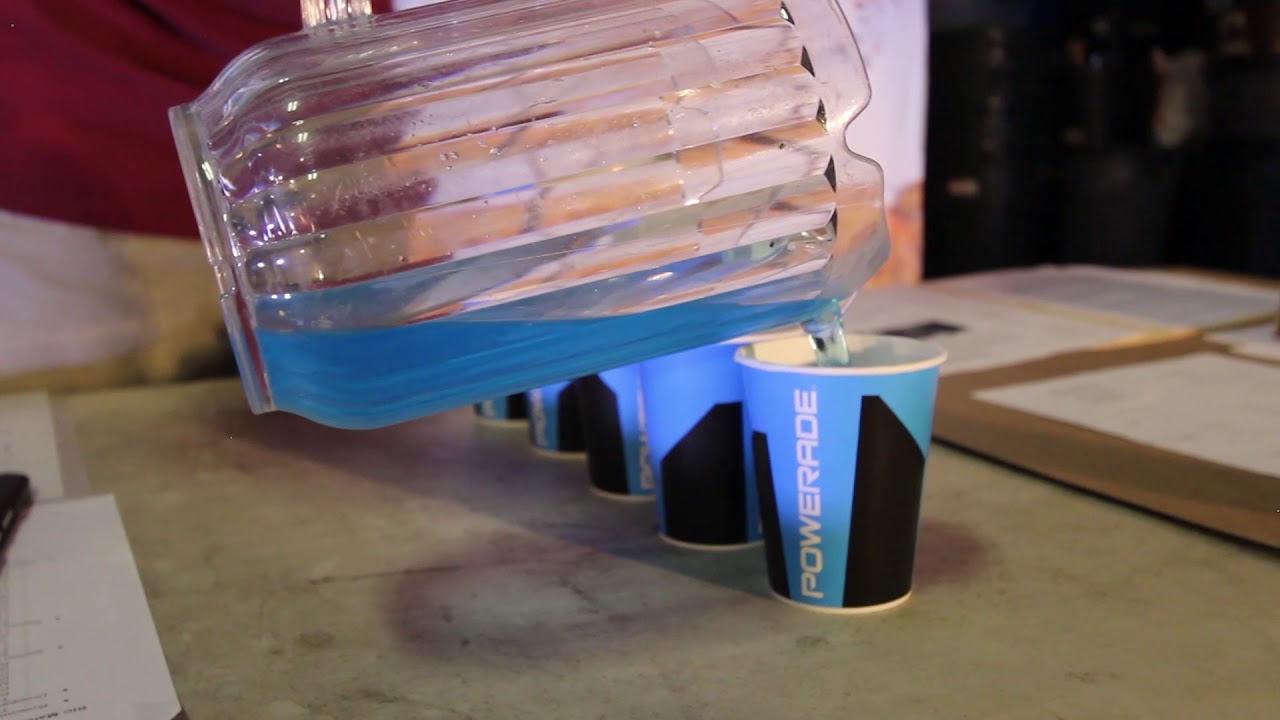 Marathon Water Stop Volunteers - Filling Cups - YouTube