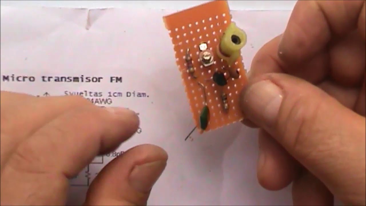 COMO HACER UN MICROFONO INALAMBRICO EN FM. - YouTube