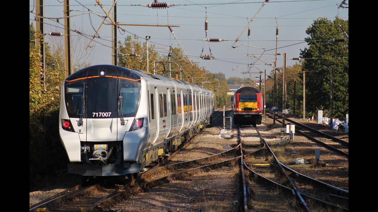 GN Class 717s at Bowes Park & Harringay. 31/10/18 - YouTube