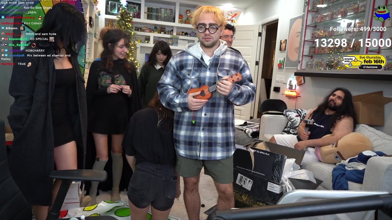 Mizkif Cosplays Ed Sheeran w/ Bonnie, Emiru - YouTube