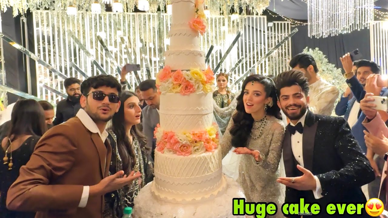 Itna bara cake peheli baar dekha shadi me😍 | MS perfumes gifts diya ...