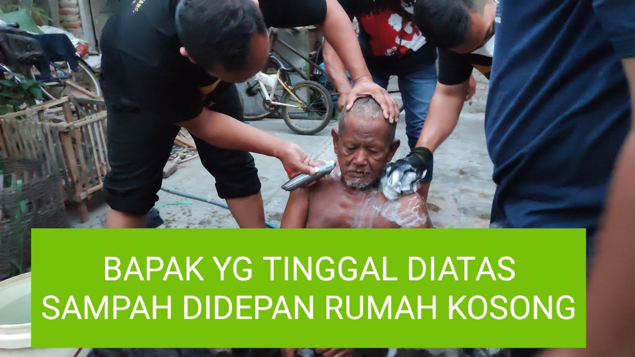 22 T4HUN DUDUK D1 4TAS SAMPAH D3P4N RUM4H K0S0N6 - YouTube