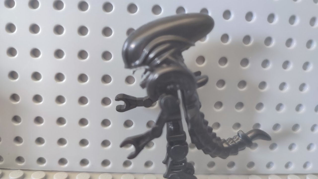Lego alien stop motion (xenomorph) - YouTube