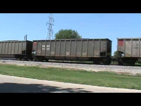 BNSF 9165, BNSF 9918, & BNSF 9136 eastbound in Cameron, IL - YouTube