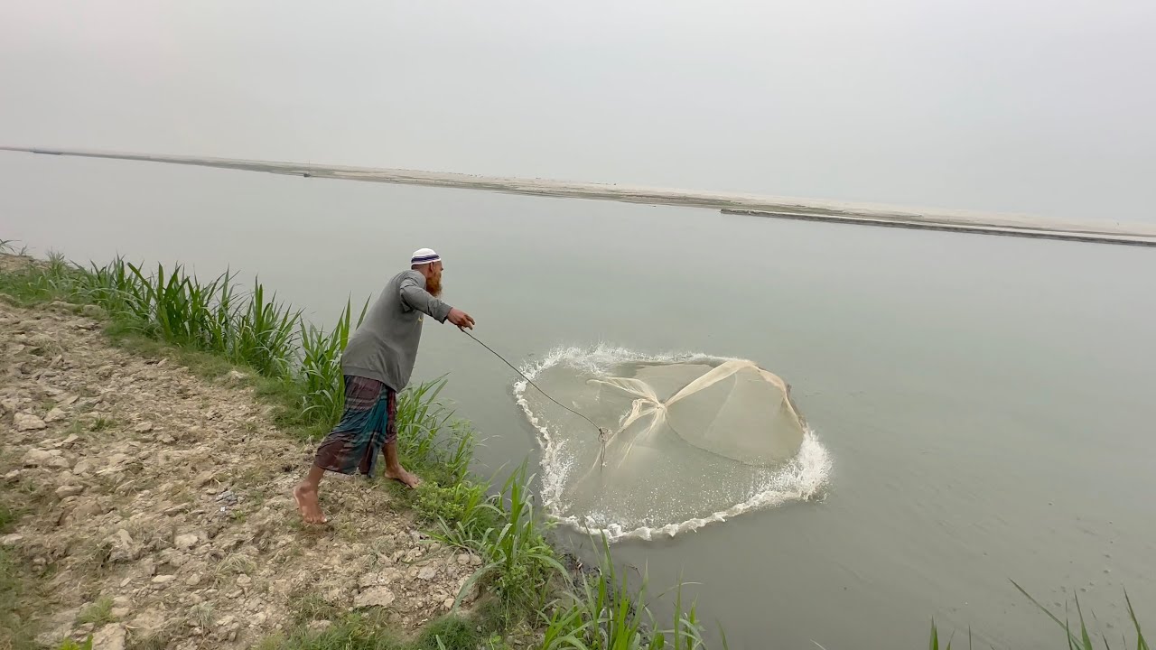 Cast Net Fishing by Old Man (Fish Hunting Day 2) - YouTube
