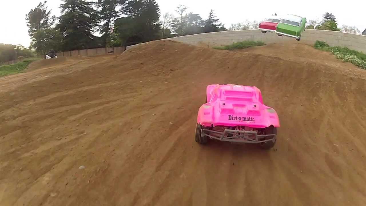 RC back yard track - YouTube