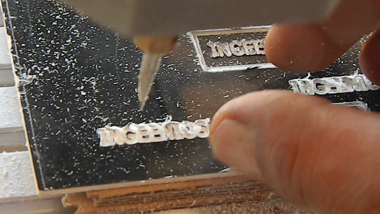 Ejemplo de uso Máquina CNC corte y grabado lamicoid INGEENIOS parte 2 ...