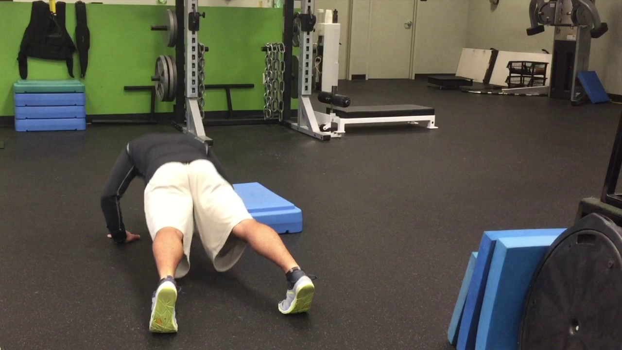 Hand Switch Push-Ups - YouTube