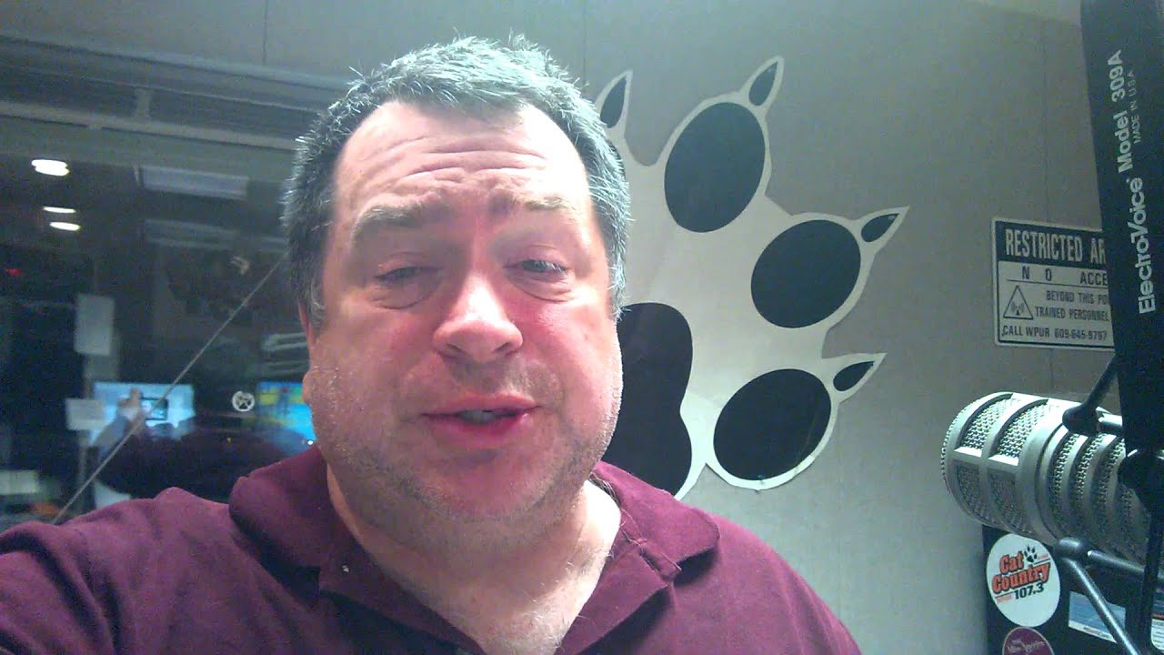 Good News, Bad News - Cat Country Joke of the Morning - YouTube