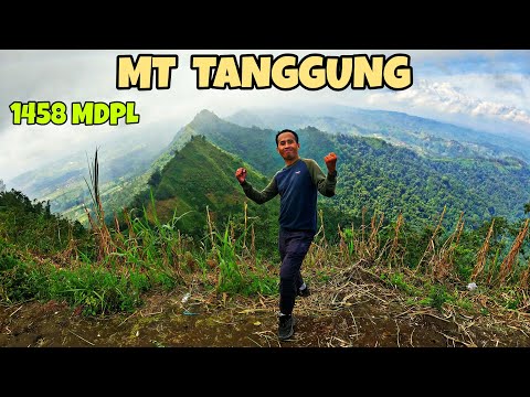 PENDAKIAN MT TANGGUNG TREK CUMAN 1KM VIEW EPIC - YouTube