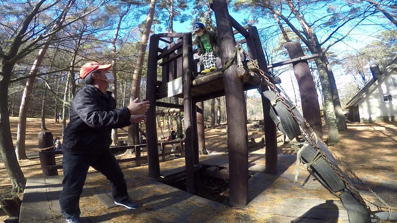 GOPR0432 21 Nov 2020 Last Tyrolean Forest, Jump from his favorite ...