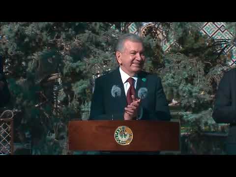 TD yetakchilari Samarqanddagi Registon maydoni yonidagi xiyobonda daraxt ekdilar.
