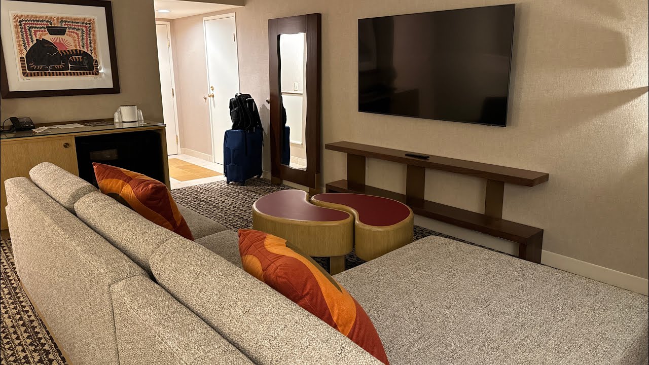 Brand New Rooms @ The Rio Las Vegas!!!!!! Hottest Room Deal - YouTube