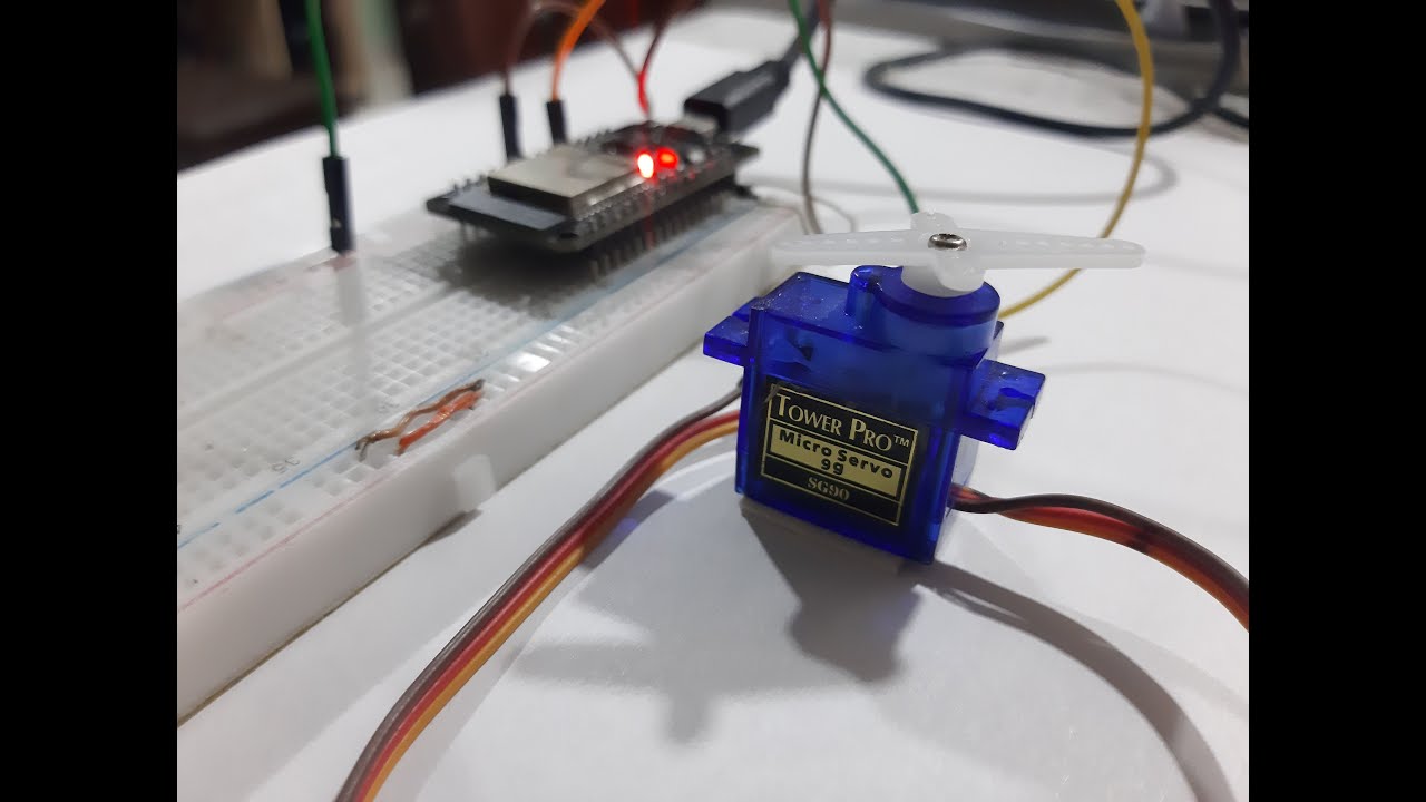 Control Servomotor por PWM en ESP32 - YouTube