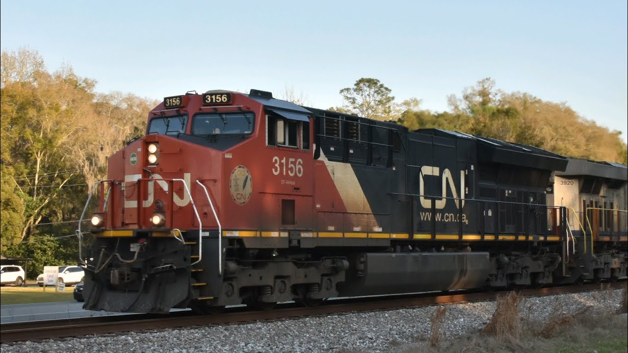 UP engines on 2 NS trains & Canadian power on a CSX local, SD70Mac ...