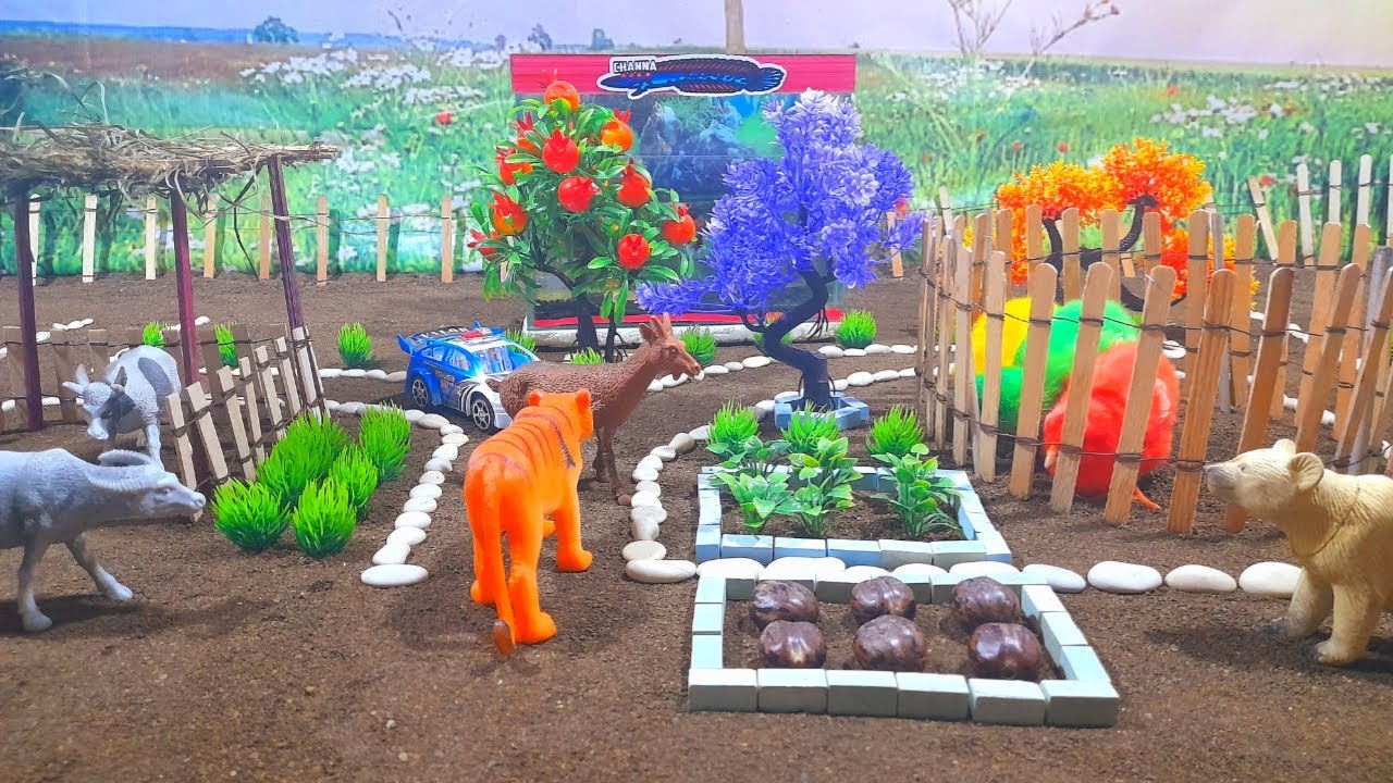 DIY farm diorama with mini house, make cow pens, colorful chickens ...
