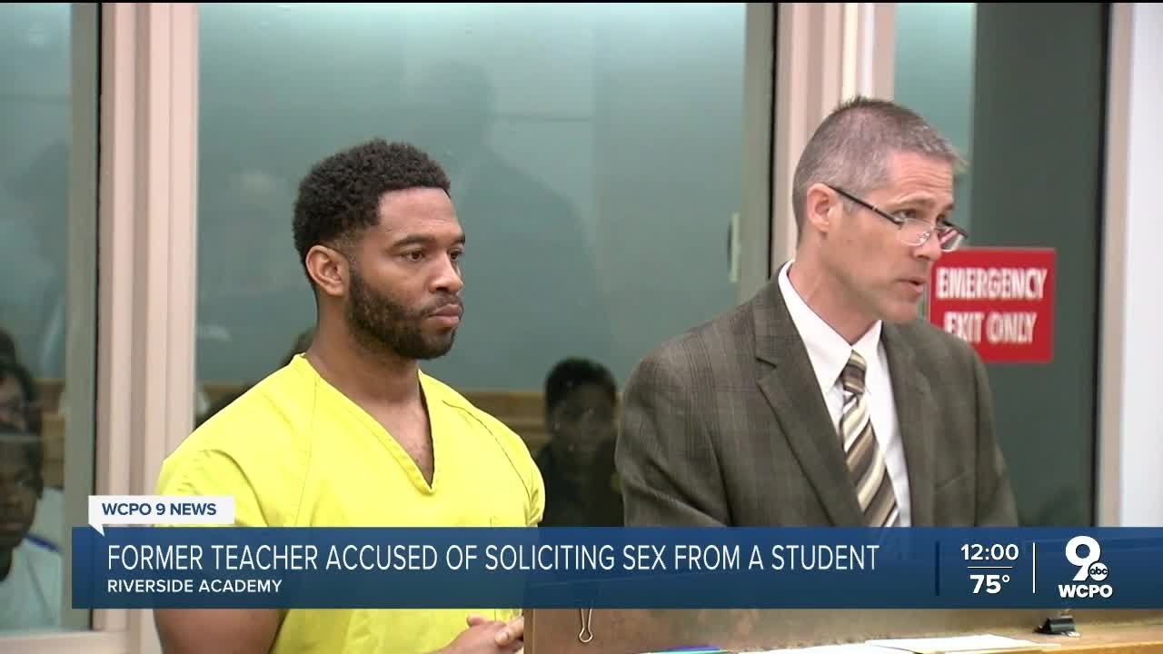 Former teacher accused of soliciting sex from student - YouTube