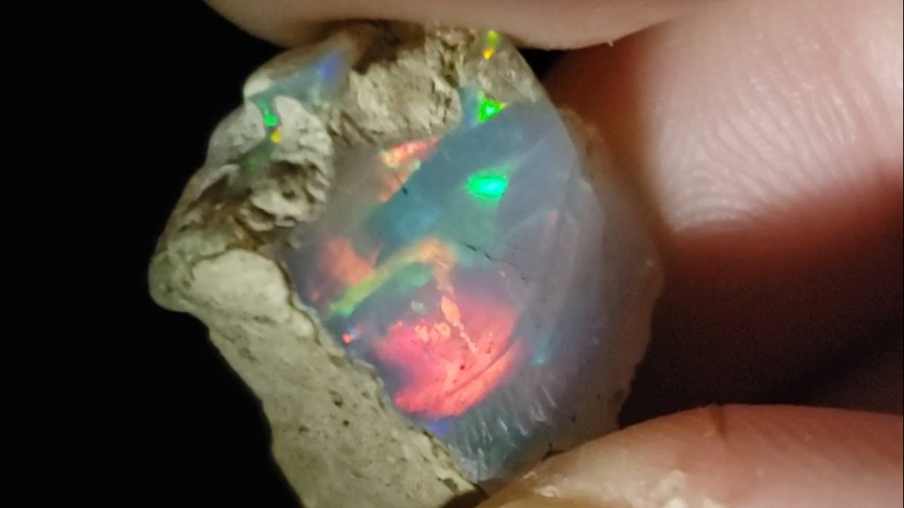 How much of this 11ct crystal opal can I save from cracking? | Cut an ...