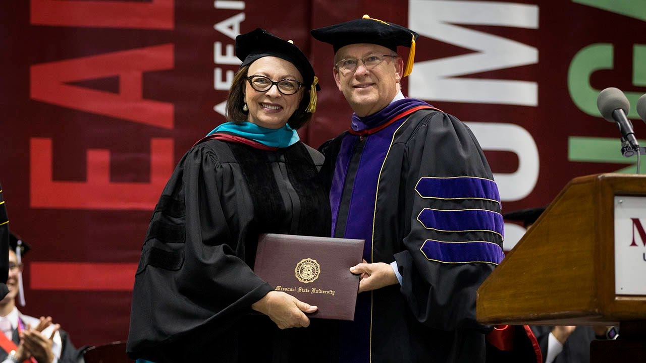 Sara Lampe, Commencement Speaker - Spring 2017 Commencement - YouTube