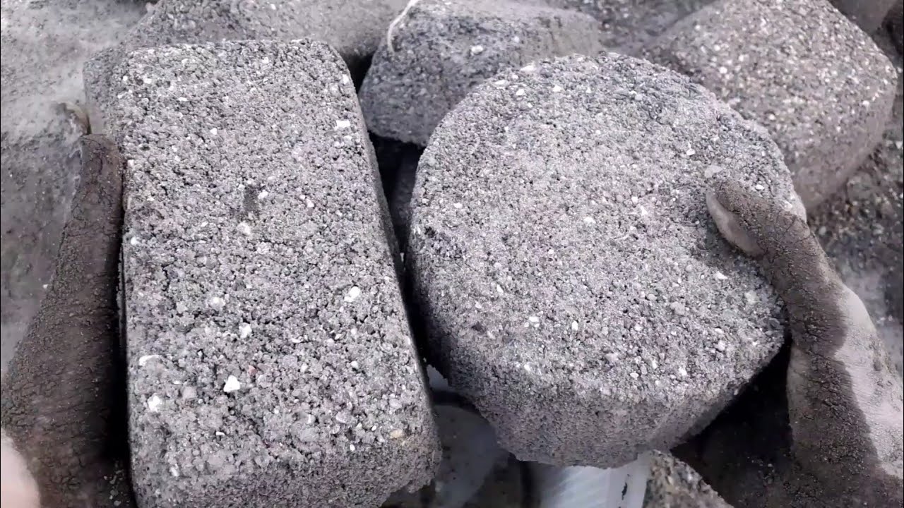 Crumbling in bucket+floor crumbling paste play super crunchy shapes 💦💤😴 ...