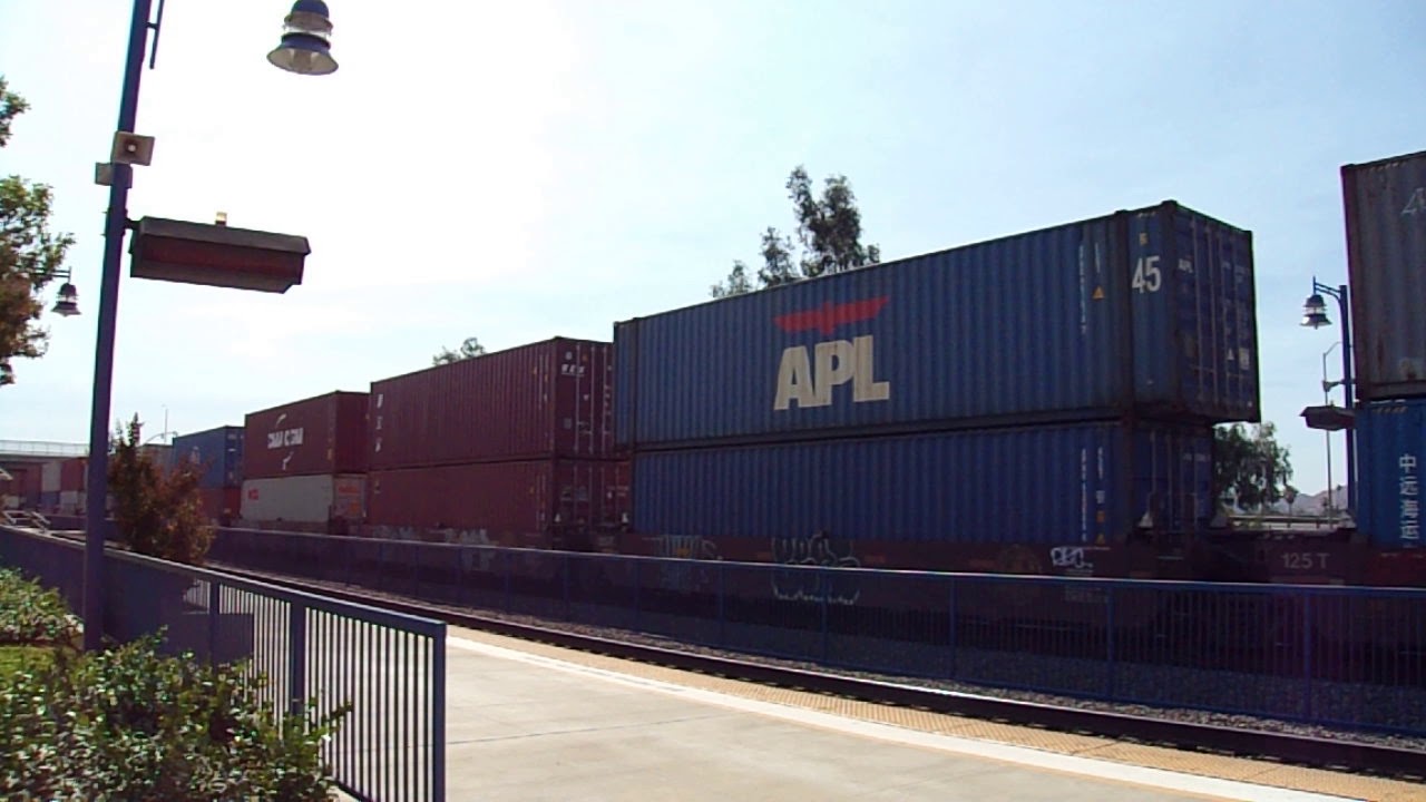 BNSF 7666 Eastbound Double Stack Intermodal Train (W/ DPU'S ...